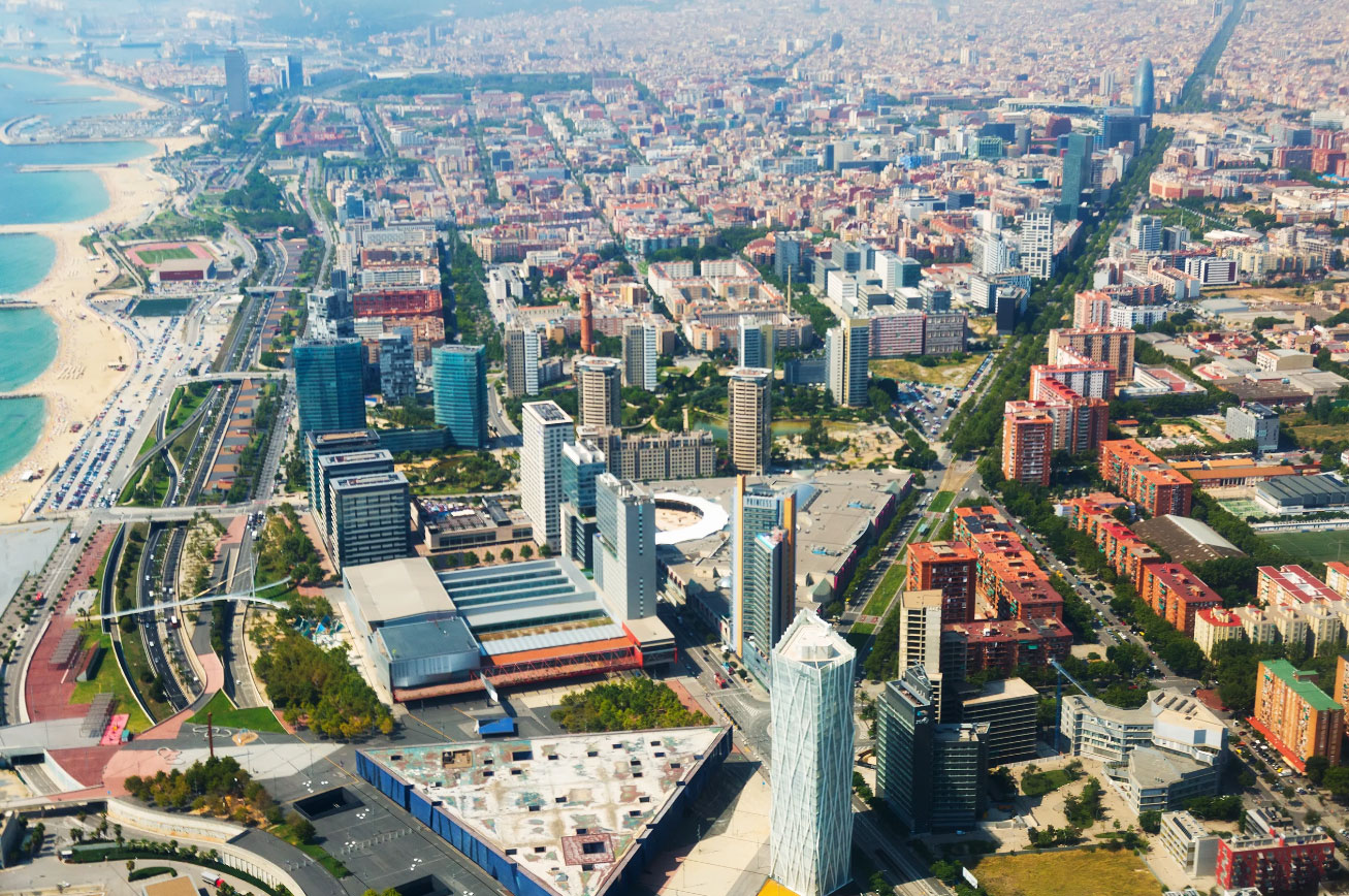 60 Essential Barcelona Attractions: The Definitive Tourist's Guide